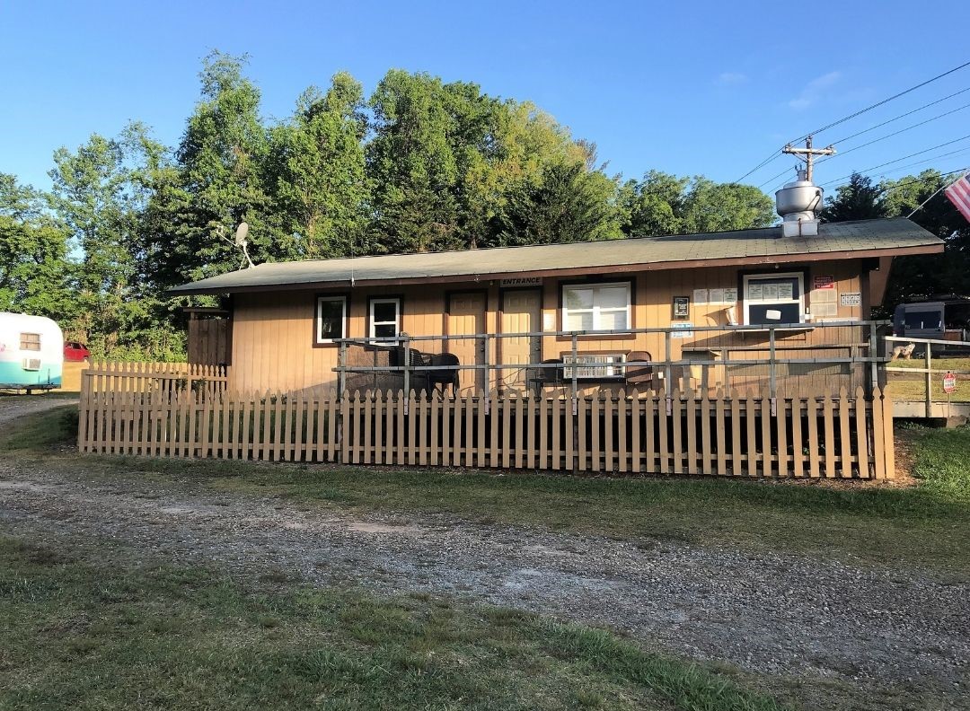 HipCamp Stay in North Georgia: Tiger Drive-In Theater in Tiger – Solo ...